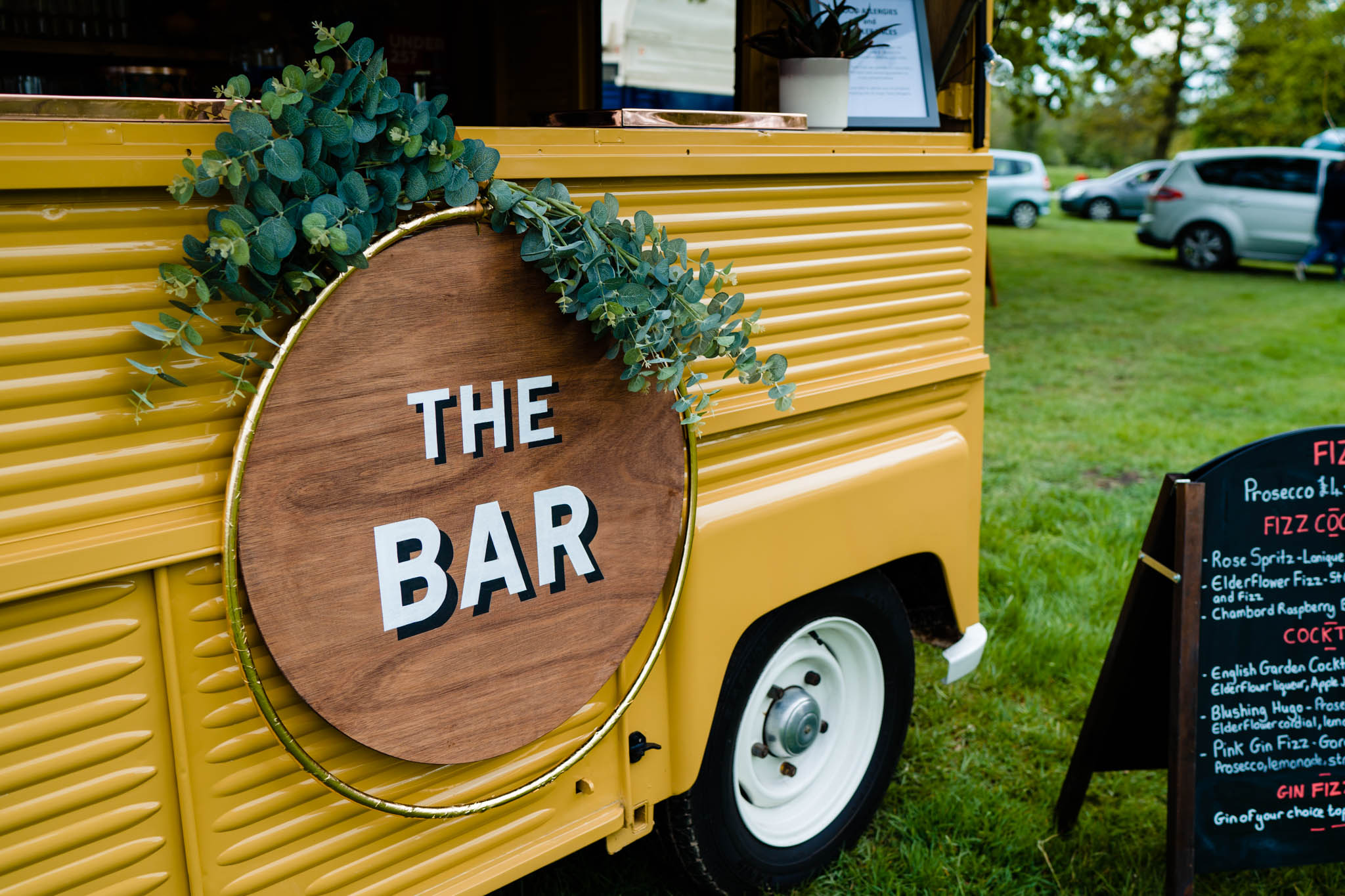 The fabulous fizz bar - how to plan a festival wedding - alternative ...