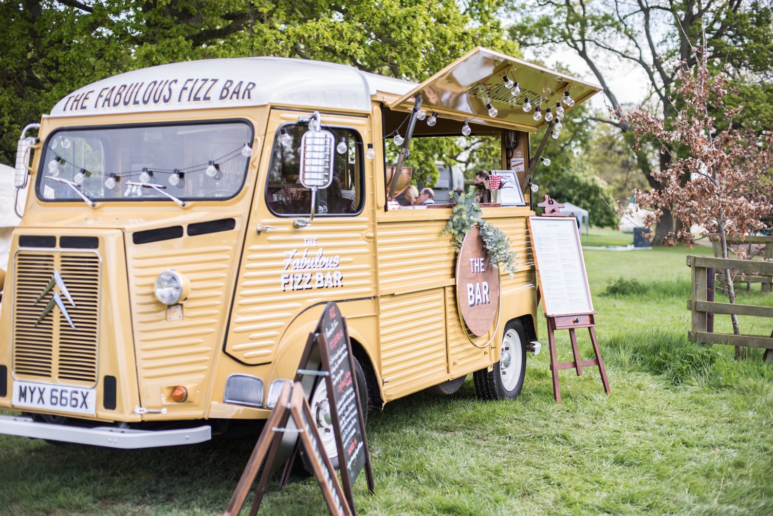 The fabulous fizz bar - how to plan a festival wedding - alternative ...