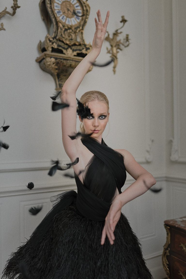 Stunning Swan Lake Wedding Theme ⋆ Unconventional Wedding