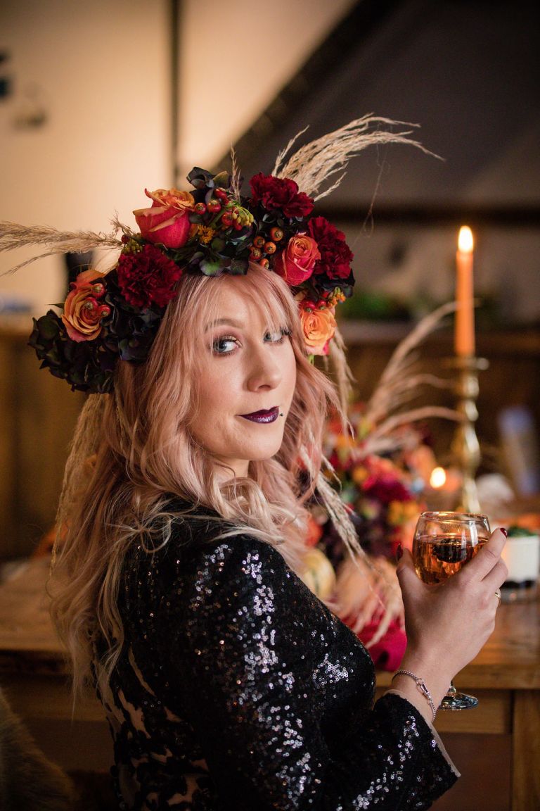 Dark Autumn Wedding Inspiration ⋆ Unconventional Wedding
