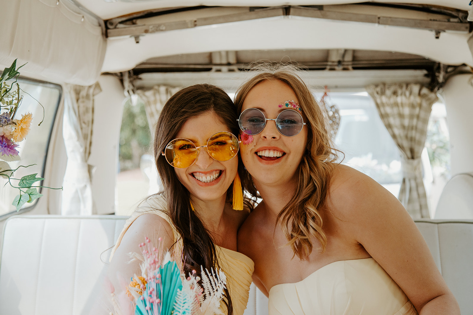 Festival Drive In Wedding - Camper Van Fabulousness! ⋆ Unconventional ...