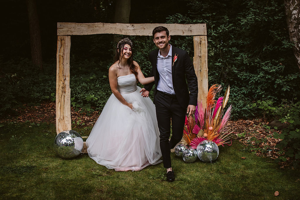 Bold & Sparkly Disco Wedding Ideas! ⋆ Unconventional Wedding