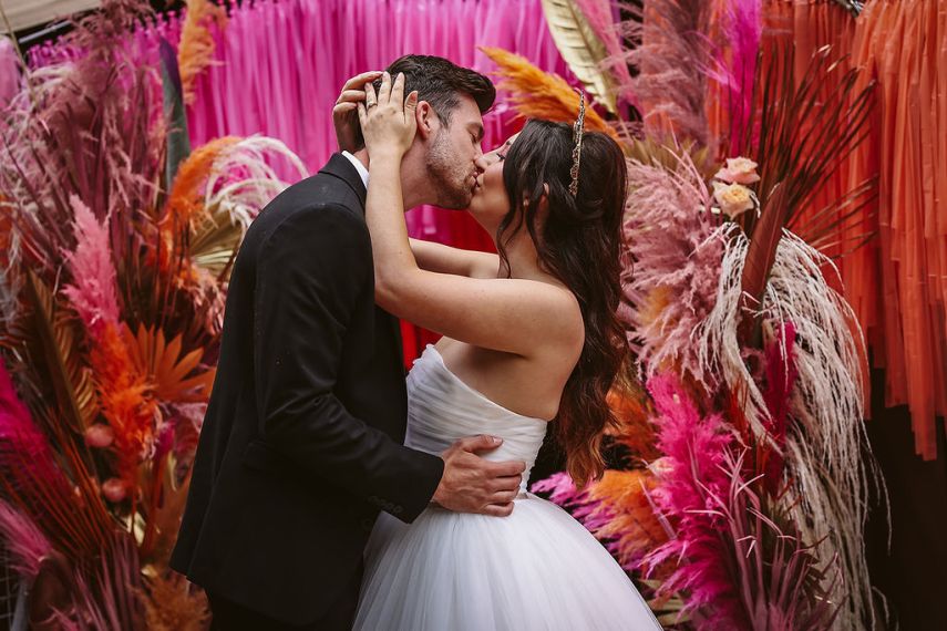 Bold & Sparkly Disco Wedding Ideas! ⋆ Unconventional Wedding