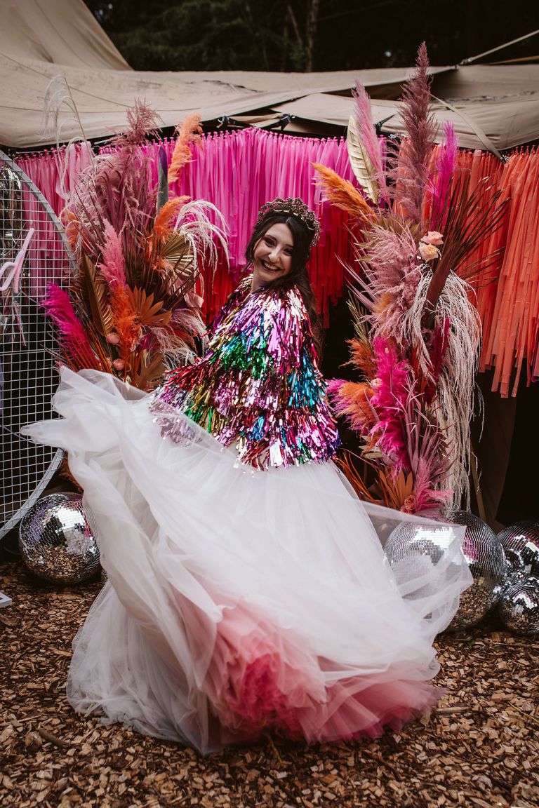 Bold & Sparkly Disco Wedding Ideas! ⋆ Unconventional Wedding