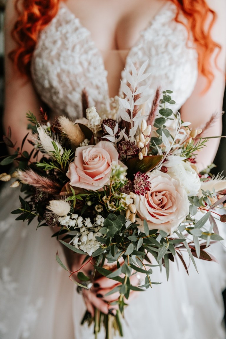 Holly & Conor’s Gothic Fairytale Wedding ⋆ Unconventional Wedding