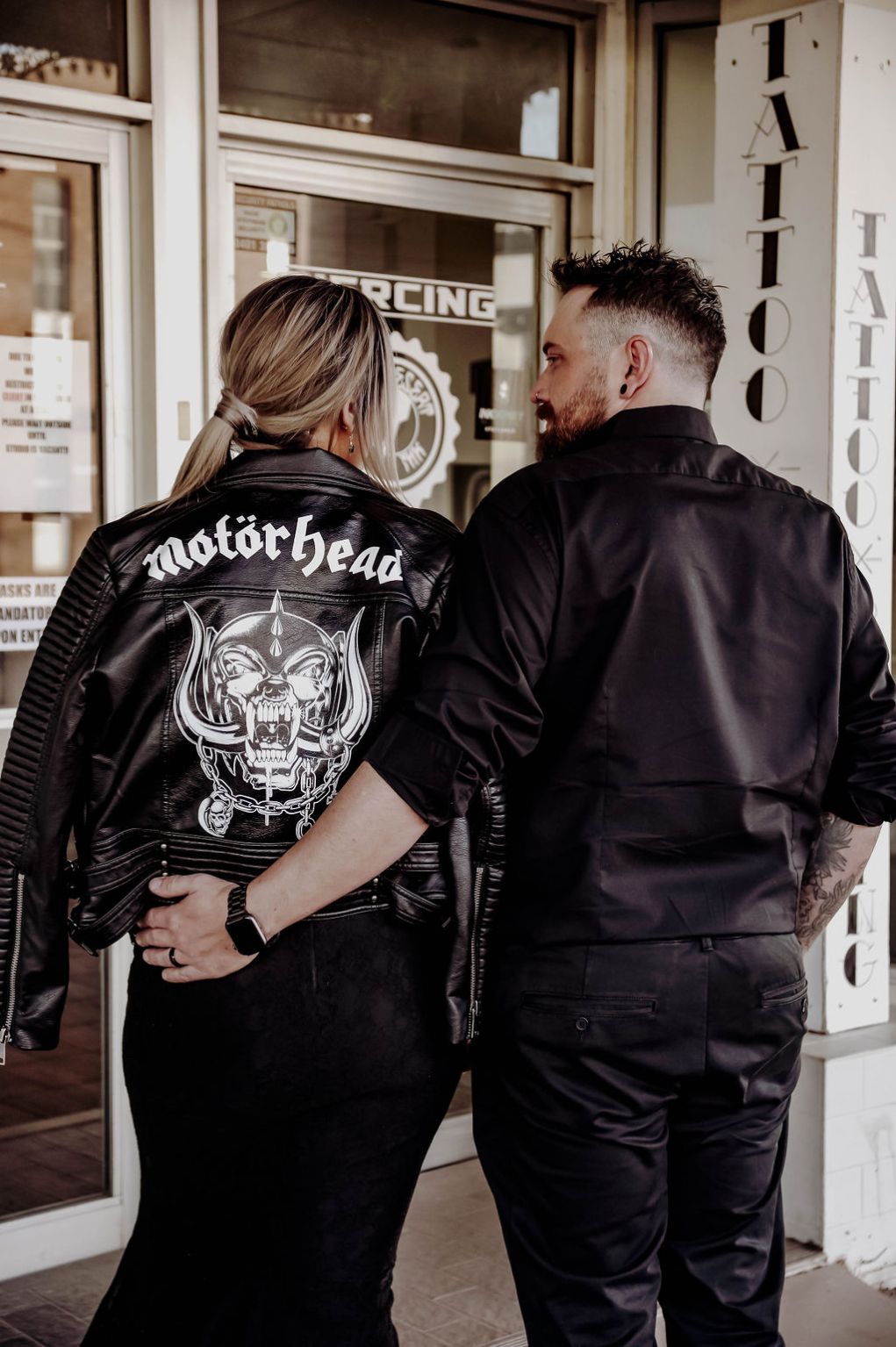 Shannon & Mark’s Gothic Micro Wedding ⋆ Unconventional Wedding