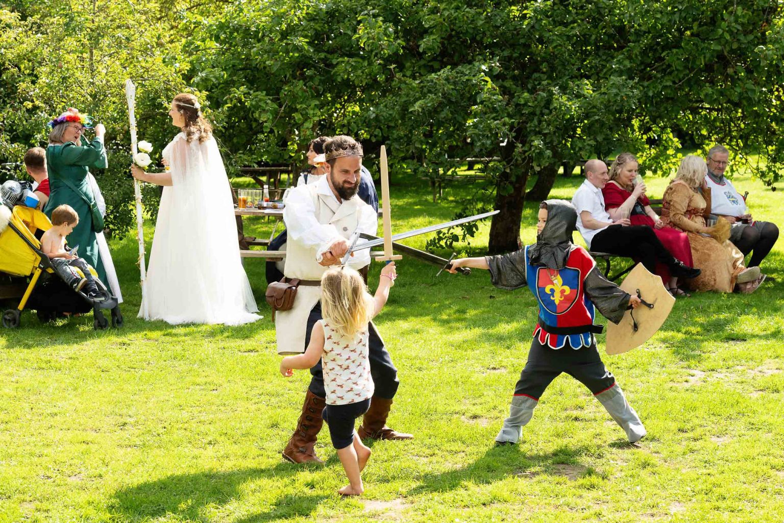 Fiona & Lee’s Magical Medieval Wedding ⋆ Unconventional Wedding
