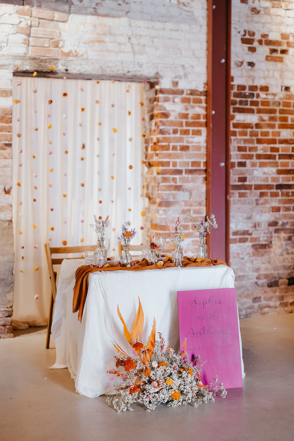 Bright Spring Wedding Ideas ⋆ Unconventional Wedding