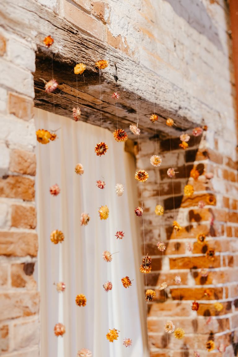 Bright Spring Wedding Ideas ⋆ Unconventional Wedding