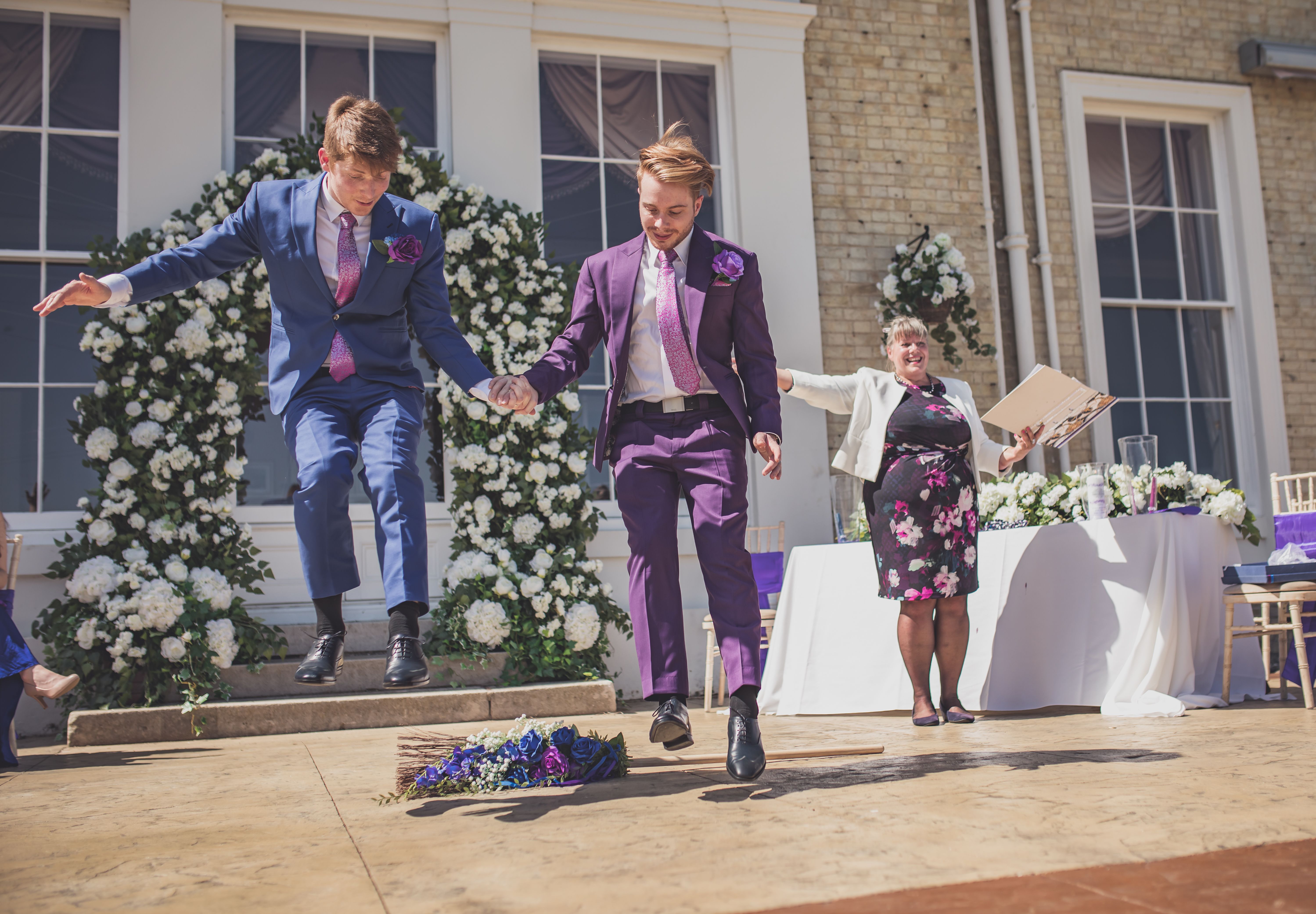 Celebrant Kate, Surrey based Celebrant ⋆ Unconventional Wedding