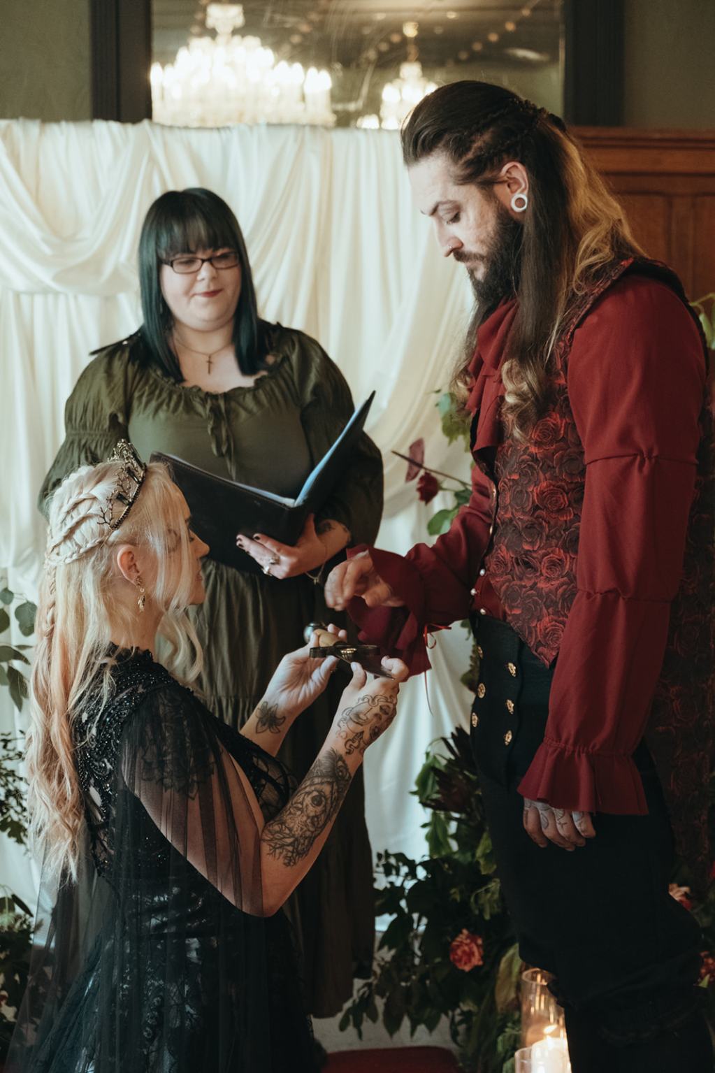 A Gothic Fantasy Castle Wedding ⋆ Unconventional Wedding